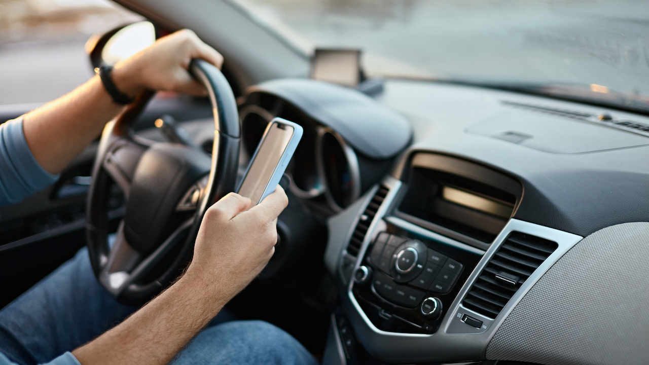 Committee Approves Bill That Would Ban Using Phones Behind the Wheel ...